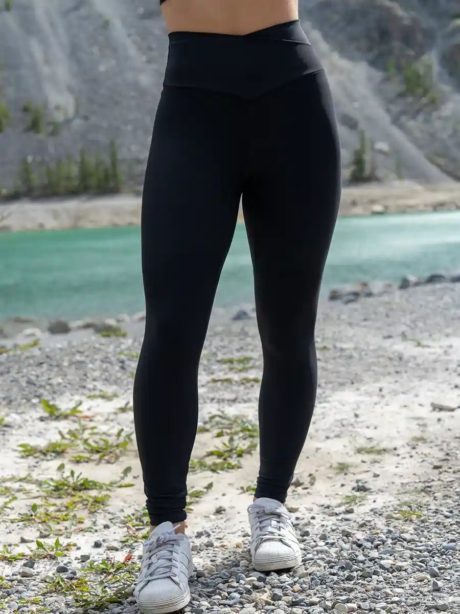 Legging noir taille haute croisée pour femme - Ecocurve | ORAKI